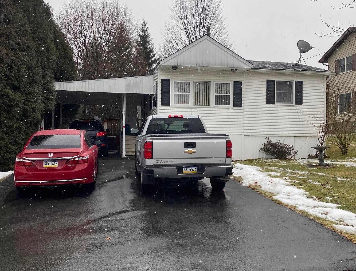 418 Delaware St, Mayfield, PA 18433 | Zillow