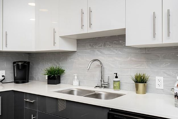 230 Good St, Winnipeg, MB R3C 1C3 | Zillow