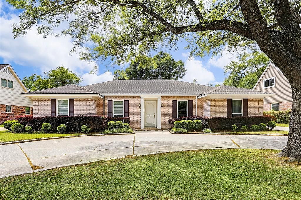 7619 Pagewood Ln, Houston, TX 77063 | Zillow