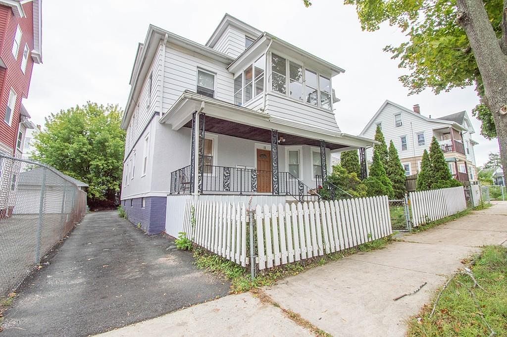 11 Horace St, Springfield, MA 01108 | Zillow