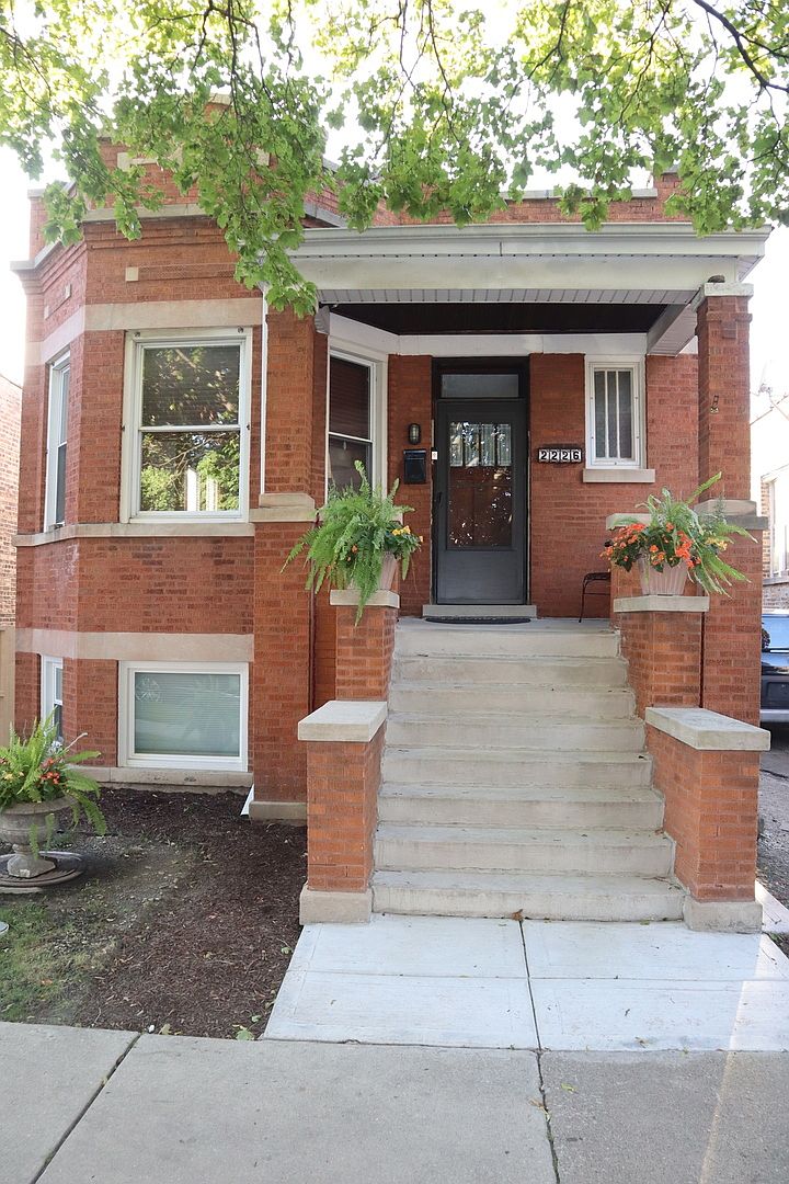 2226 S 59th Ct, Cicero, IL 60804 | MLS #11905970 | Zillow