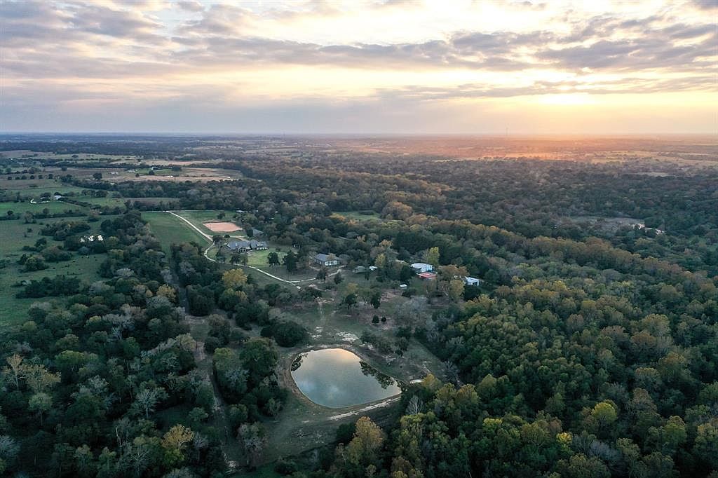 6892 Palm Rd, Sealy, TX 77474 | MLS #74099010 | Zillow