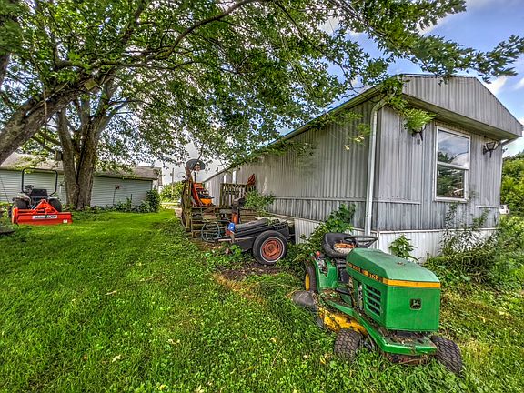 2534 N 1900 East Rd, Martinton, IL 60951 | Zillow