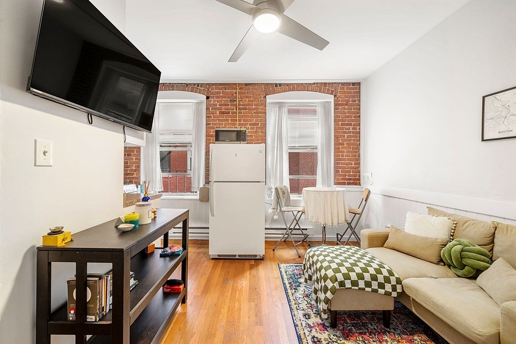 11 Unity St APT 3, Boston, MA 02113 | Zillow