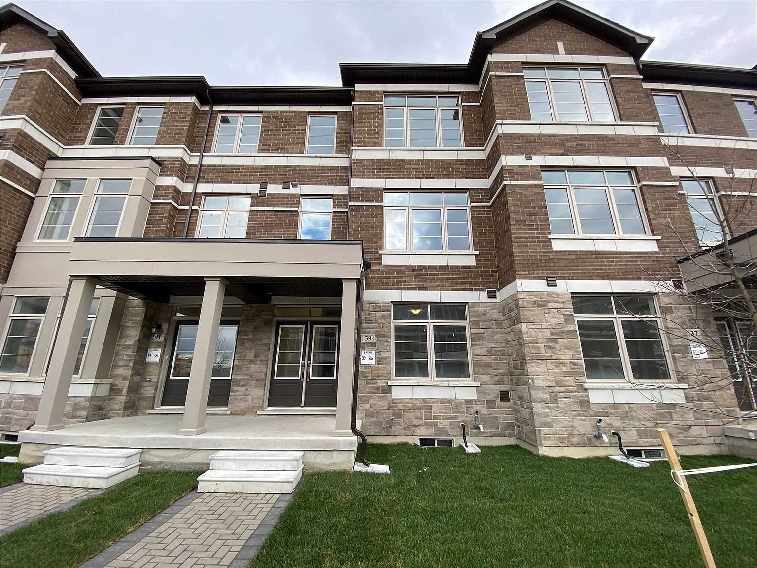 39 Floyd Ford Way, Markham, ON L6B 0S1 | Zillow