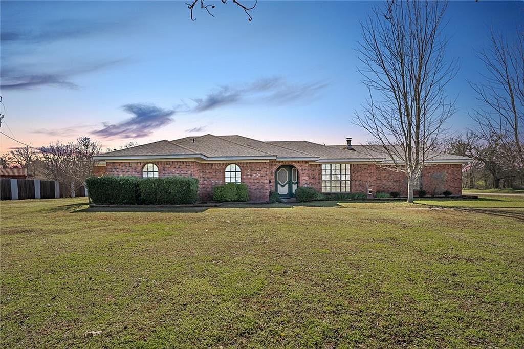 111 Fort Graham Cir, Waco, TX 76705 | Zillow