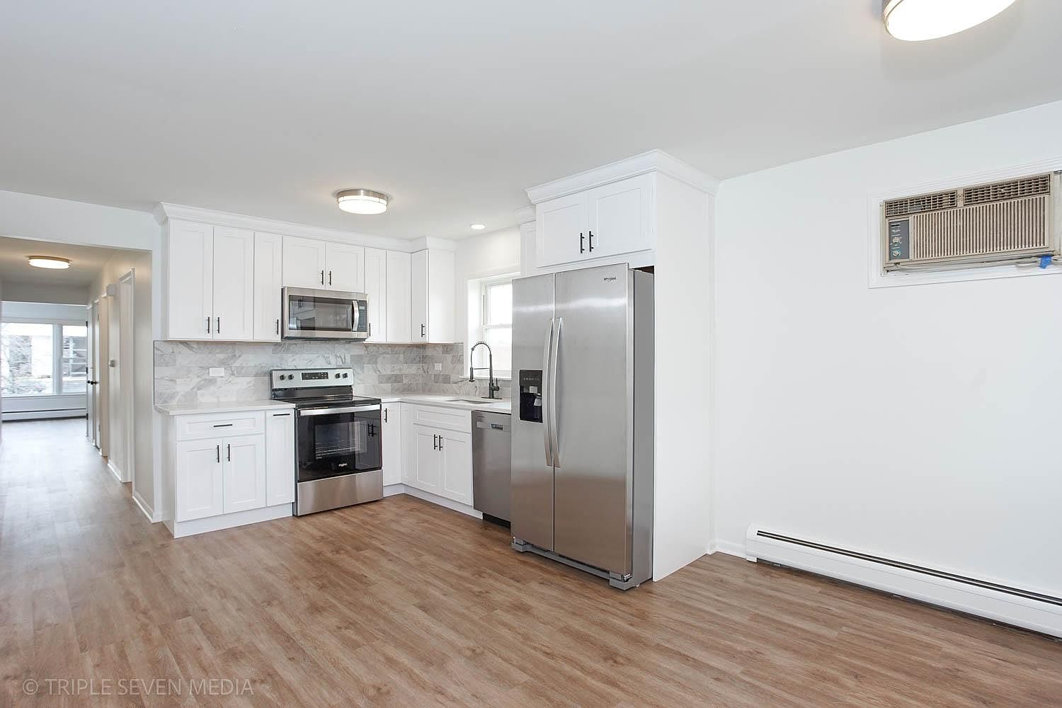 16-621 56th St UNIT 3, Clarendon Hills, IL 60514 | Zillow