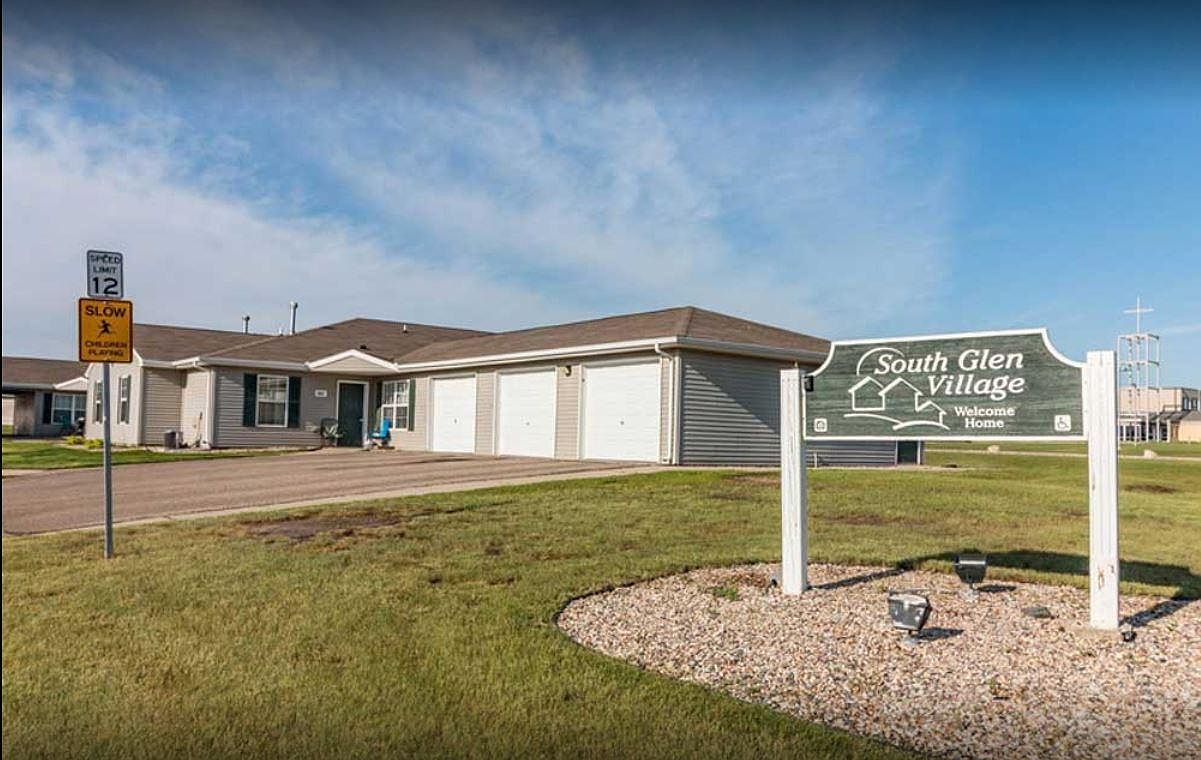 1801 Hiawatha St #48, Minot, ND 58701 | Zillow
