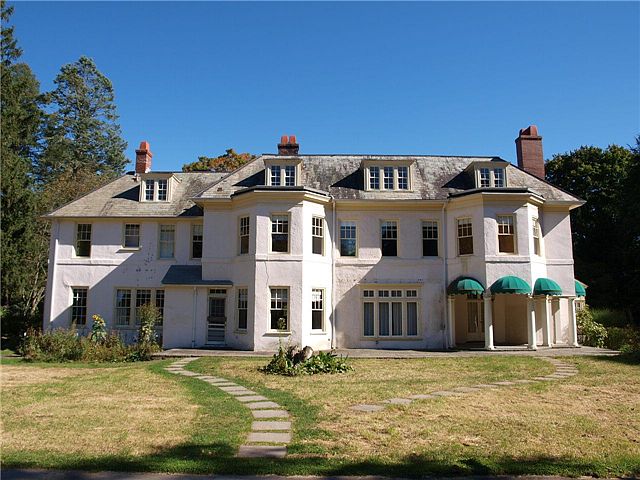 87 Main St, Moosup, CT 06354 | Zillow