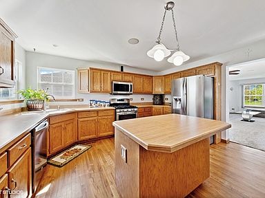 24359 S Arrowhead Dr, Manhattan, IL 60442 | Zillow