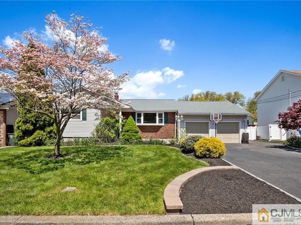 Colonia NJ Real Estate - Colonia NJ Homes For Sale | Zillow