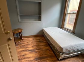 931 S 15th St Rooming House - 931 S 15th St Milwaukee WI | Zillow