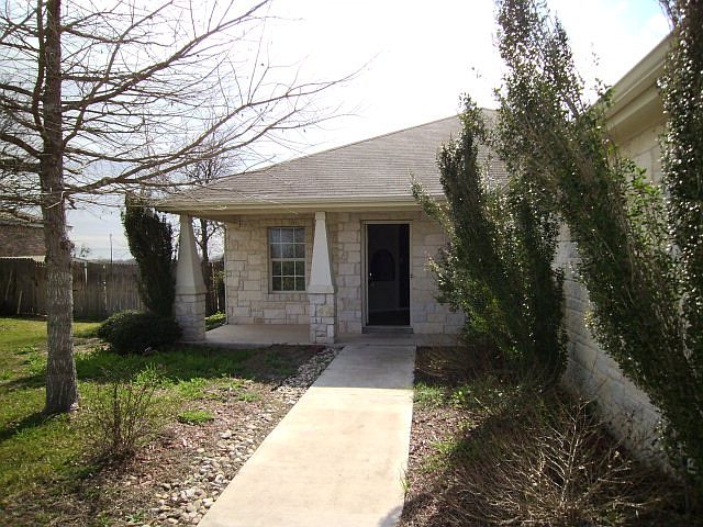 1408 Colton Ln, Lockhart, TX 78644 | Zillow