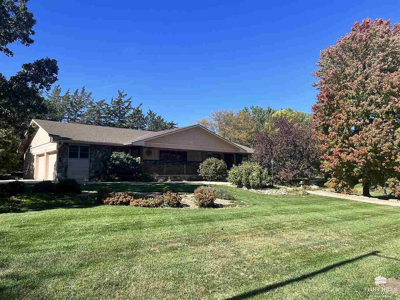 11 Circle Dr, Beloit, KS 67420 | MLS #20232679 | Zillow