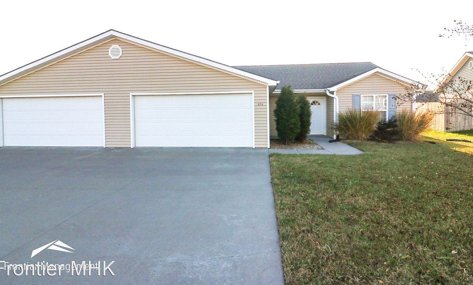 524 Stone Pointe Dr, Manhattan, KS 66503 | Zillow