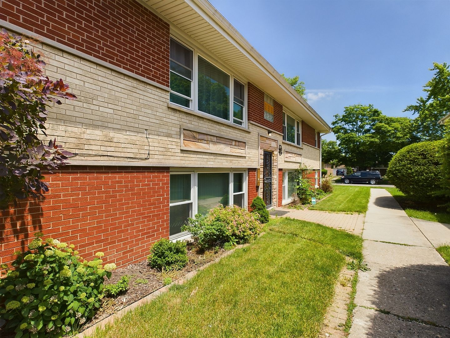 2006 S 13th Ave #B, Broadview, IL 60155 | Zillow