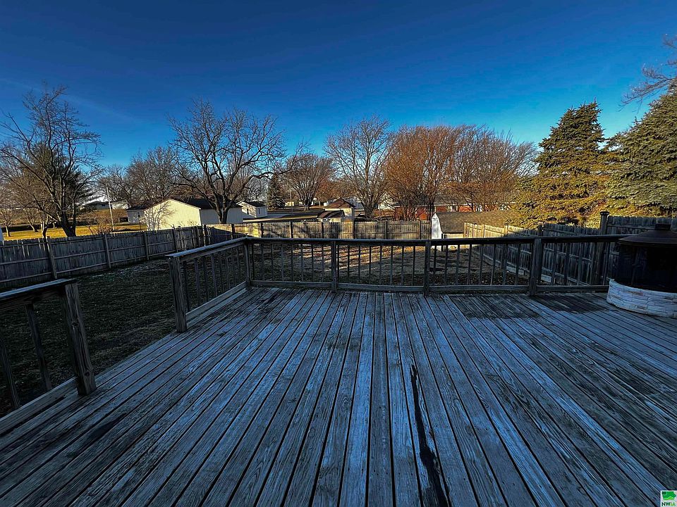 309 Walnut St, Meriden, IA 51037 | Zillow