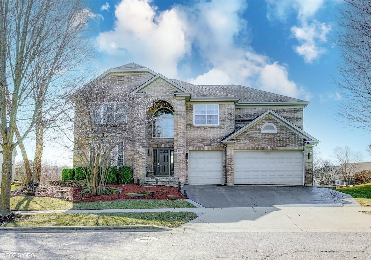2933 Kelly Dr, Elgin, IL 60124 | MLS #12328920 | Zillow