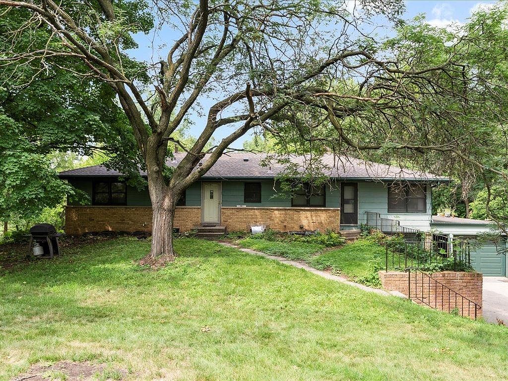 2135 Wuthering Heights Rd, Saint Paul, MN 55122 | MLS #6411928 | Zillow