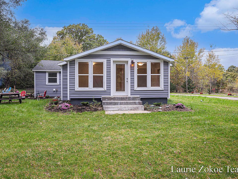 11817 Lincoln Lake Ave NE, Greenville, MI 48838 | Zillow