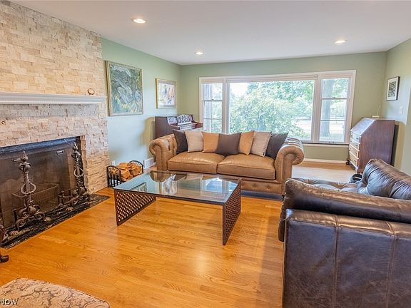 28449 Gates Mills Blvd SW, Cleveland, OH 44124 | Zillow