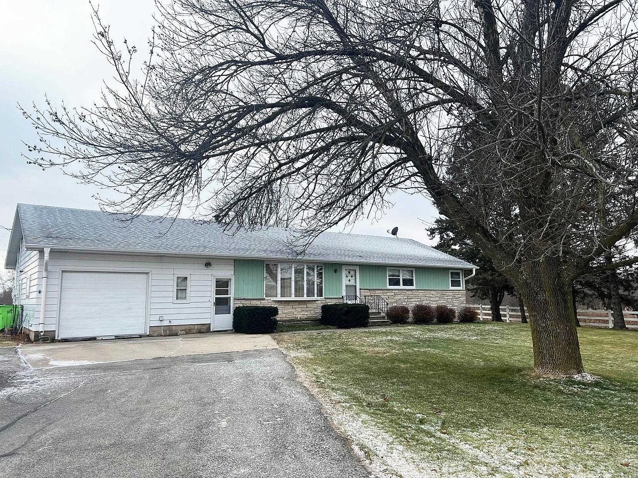 W11561 County Road G, Randolph, WI 53956 | Zillow