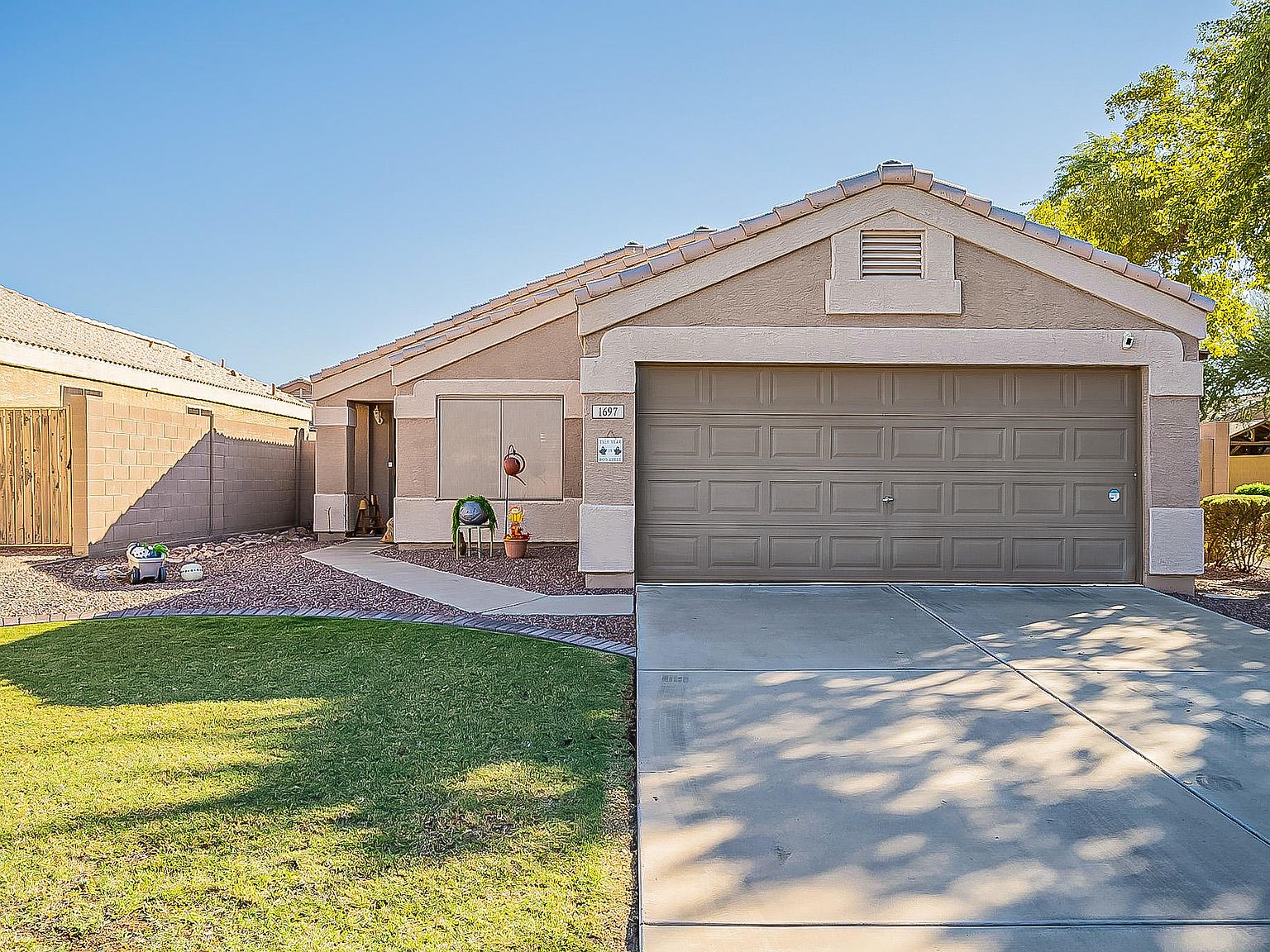 1697 E Horseshoe Ave, Gilbert, AZ 85296 | Zillow