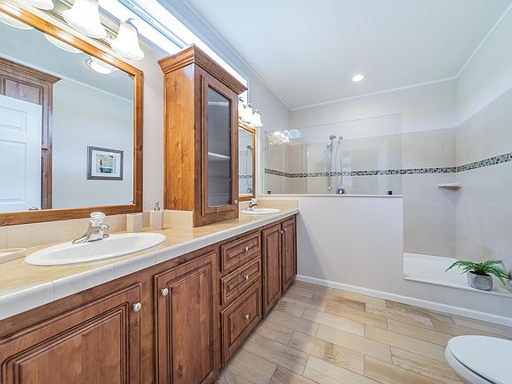 5271 Camelot Dr E #47, Sarasota, FL 34233 | MLS #10732701 | Zillow