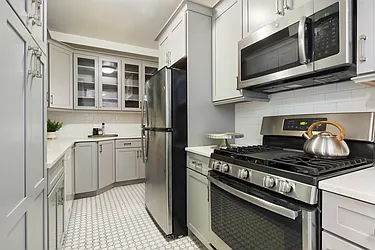 33 Riverside Drive #6G in Upper West Side, Manhattan | StreetEasy