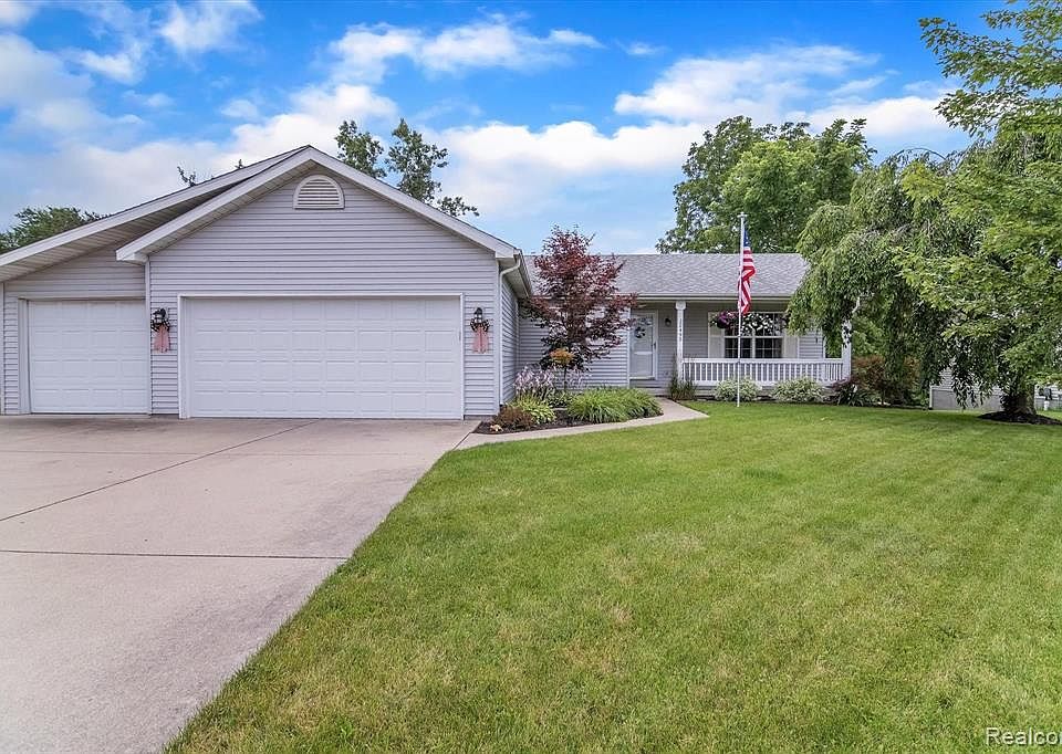 2495 W Thompson Rd, Fenton, MI 48430 | Zillow