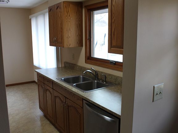 8422 68th St S, Cottage Grove, MN 55016 | MLS #6690692 | Zillow