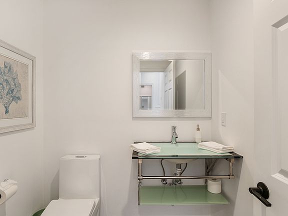 141 Middle Pond Rd, Southampton, NY 11968 | Zillow