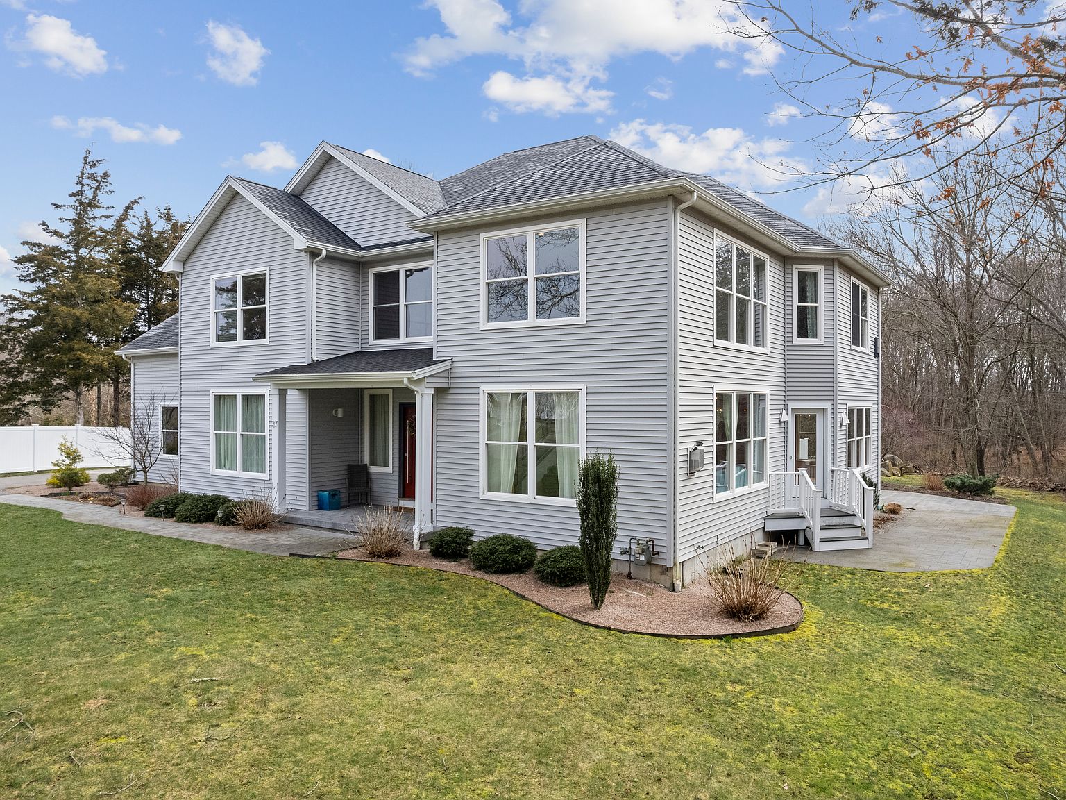 27 Cedar Grove Ln, Pawcatuck, CT 06379 | MLS #24038258 | Zillow