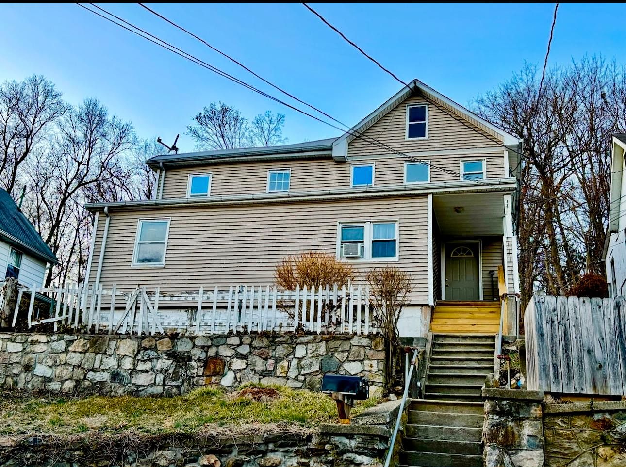 1352 Howard St FLOOR 2, Peekskill, NY 10566 | Zillow