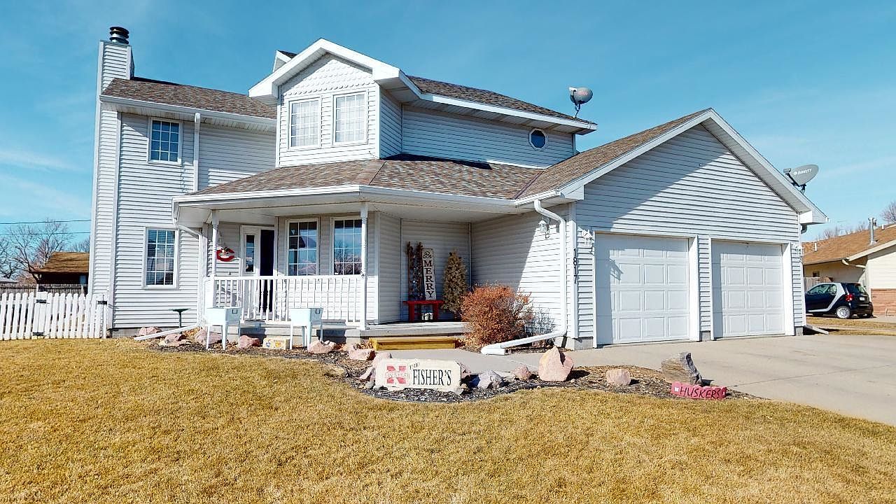 1817 Meridian Ave, Cozad, NE 69130 | Zillow