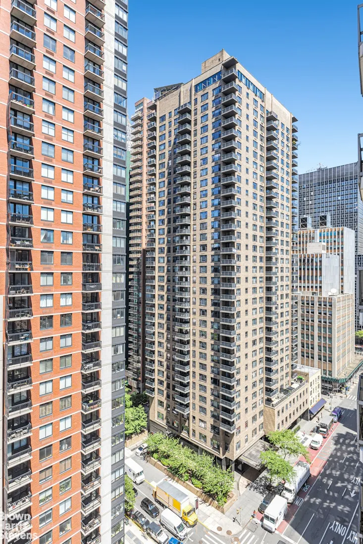300 East 40th Street #20S in Murray Hill, Manhattan | StreetEasy