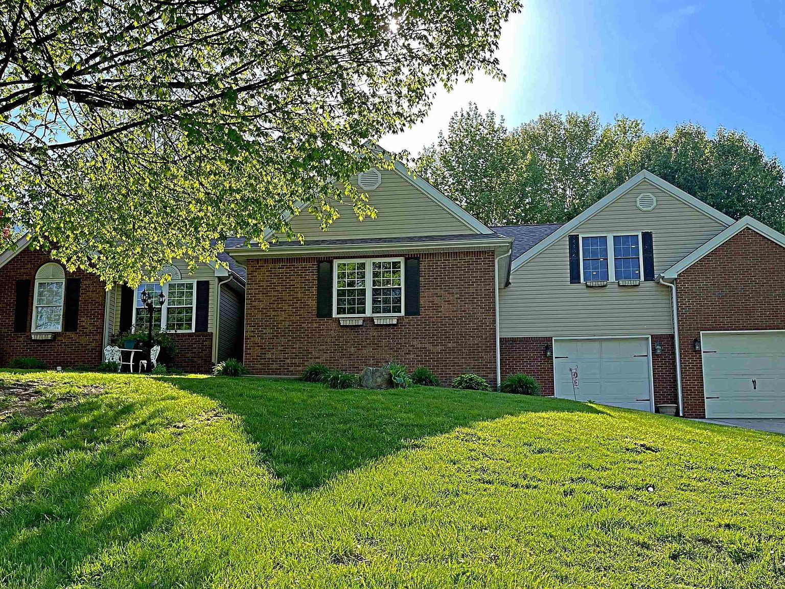 905 SW 2nd St, Washington, IN 47501 | Zillow