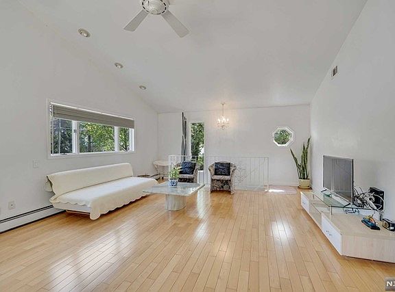 224 Grand Ave, Park Ridge, NJ 07656 | MLS #24013432 | Zillow