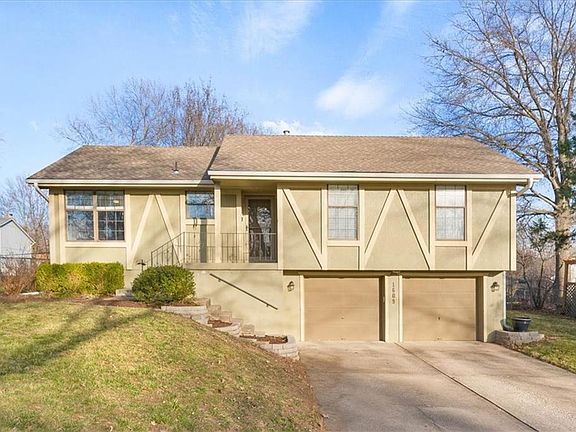 1609 NE Ridgeview Dr, Lees Summit, MO 64086 | Zillow