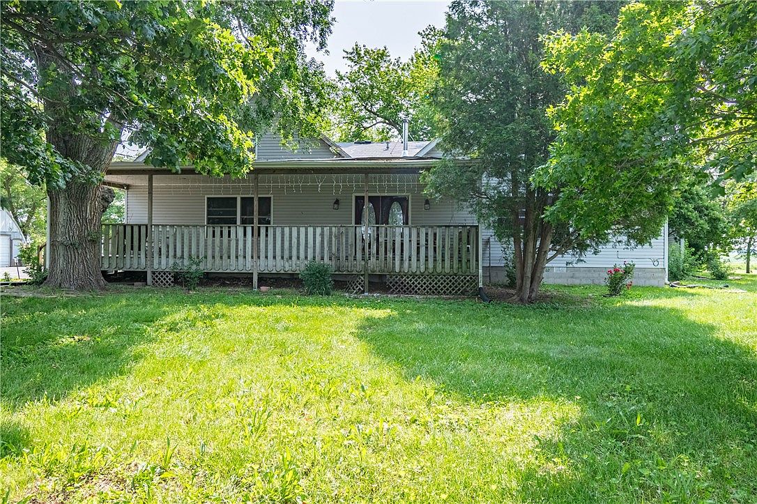 10622 N Route 121, Latham, IL 62543 | Zillow