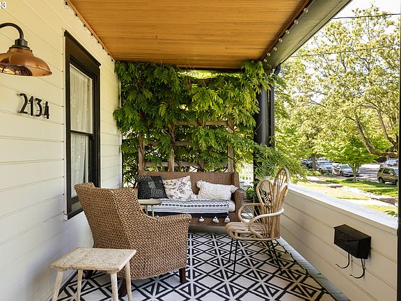 2134 NE 17th Ave, Portland, OR 97212 | MLS #23560708 | Zillow