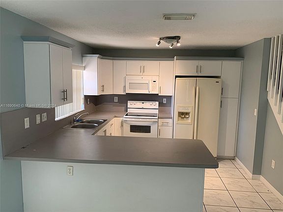 6856 SW 158th Pl, Miami, FL 33193 | Zillow