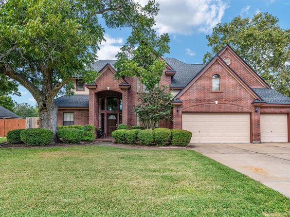 Homes for Sale in Lake Jackson TX with Pool | Zillow