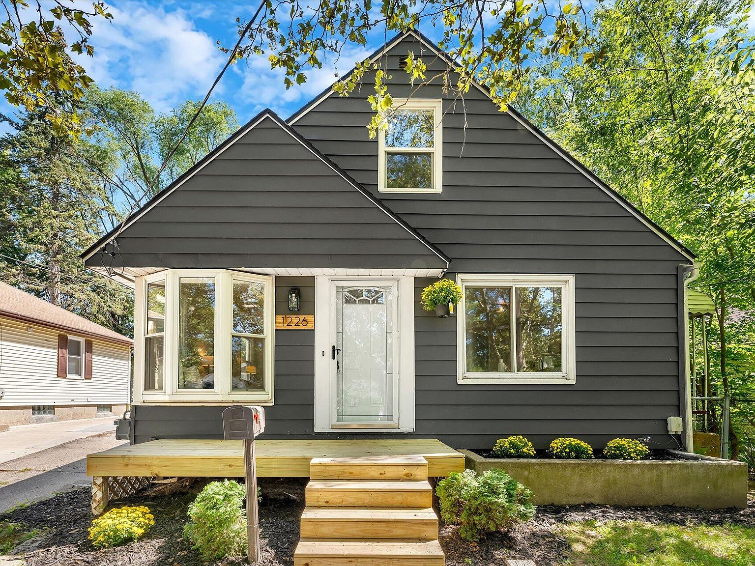 1226 Portland Ave NE, Grand Rapids, MI 49505 | Zillow