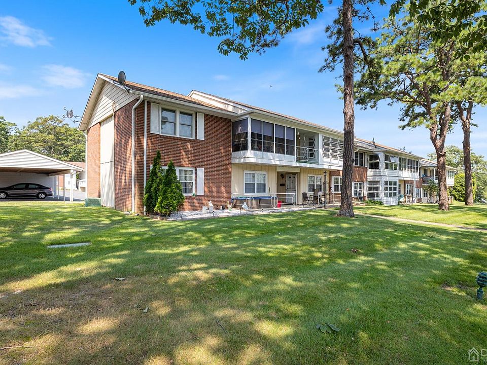 44H E Cambridge Ct, Lakewood, NJ 08701 | Zillow