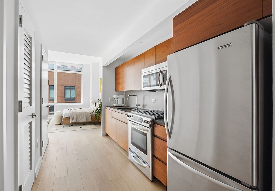 Gotham West - 550 W 45th St Manhattan NY | Zillow