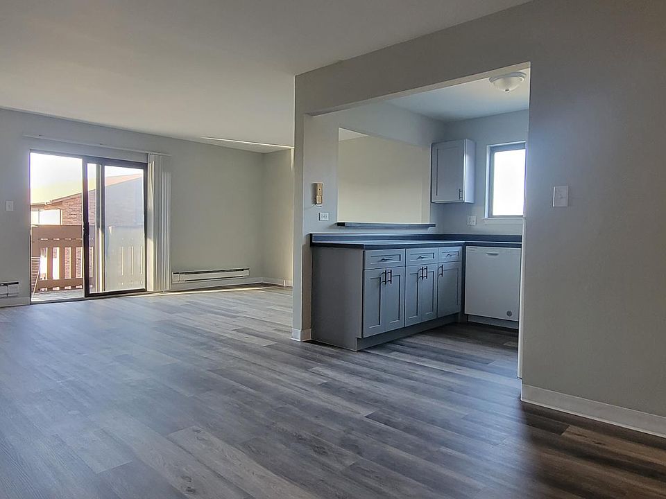 29W531 Country Ridge Dr APT E, Warrenville, IL 60555 | Zillow