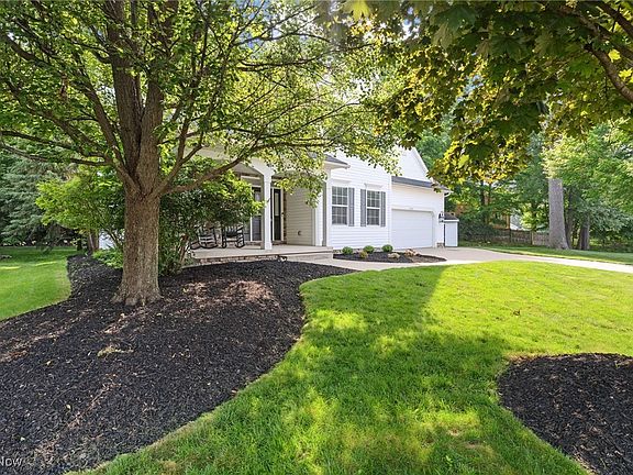 3331 Crown Pointe Dr, Stow, OH 44224 | Zillow