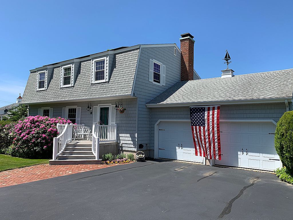 28 Niantic River Rd, Waterford, CT 06385 | Zillow