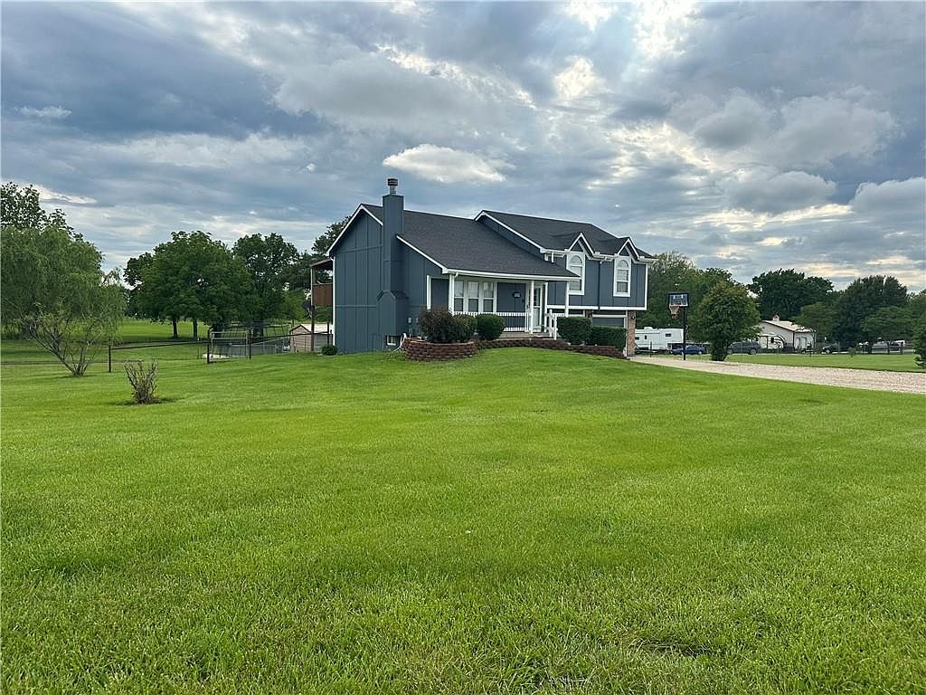 34705 E 272nd St, Garden City, MO 64747 | Zillow